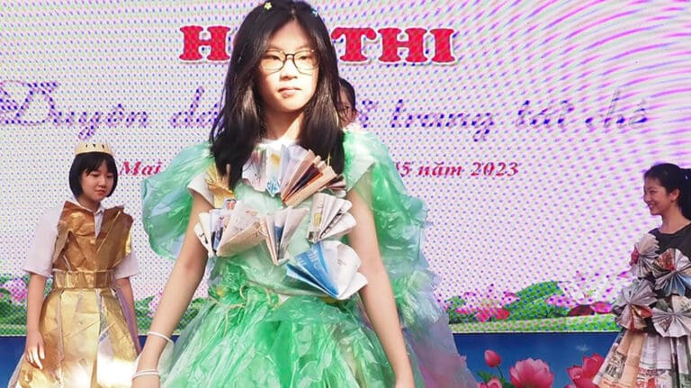 Bài thuyết trình về trang phục tái chế hay và ý nghĩa