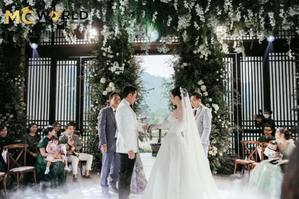 Mẫu Kịch Bản MC Đám Cưới 2024: Lời Dẫn Đám Cưới Lôi Cuốn, Ý Nghĩa